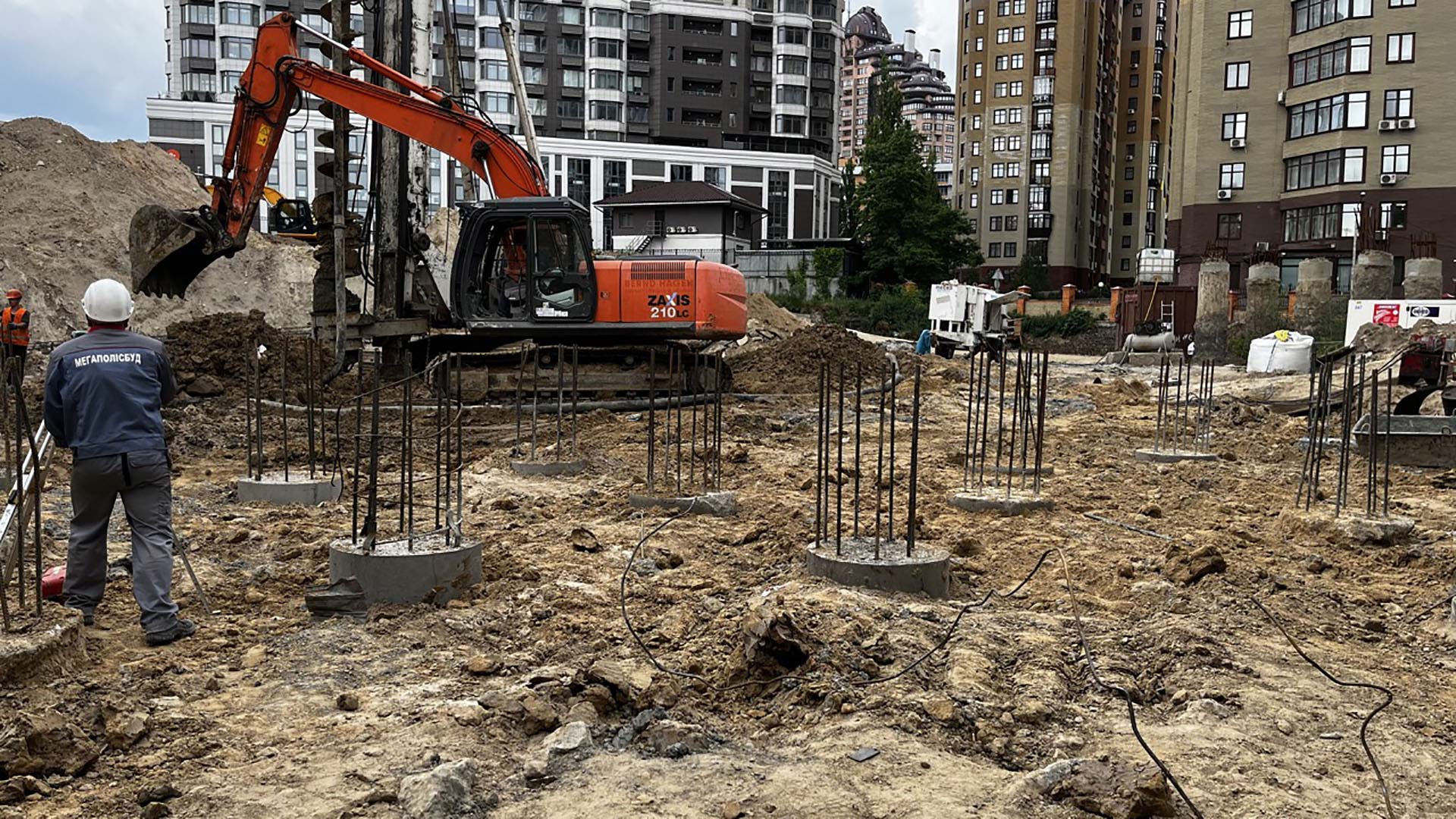 Construction progress of RC Maxima Residence